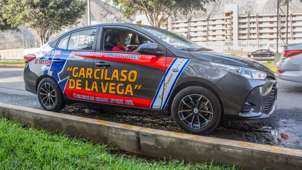 Clases de manejo en Lima | Conductores Garcilaso de la Vega